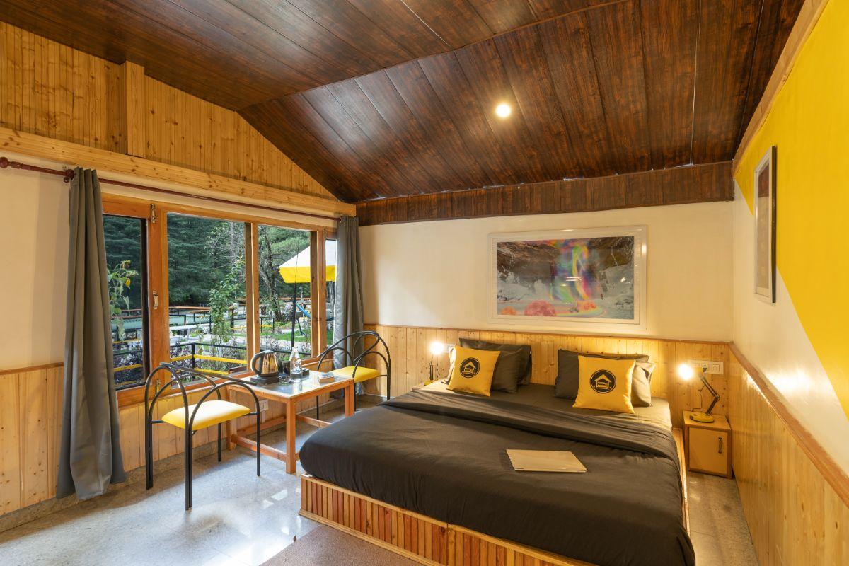 The Hosteller Kasol, riverside | Best backpacker hostel in Kasol