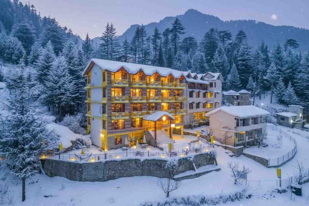 Explore Manali | Stay at The Hosteller