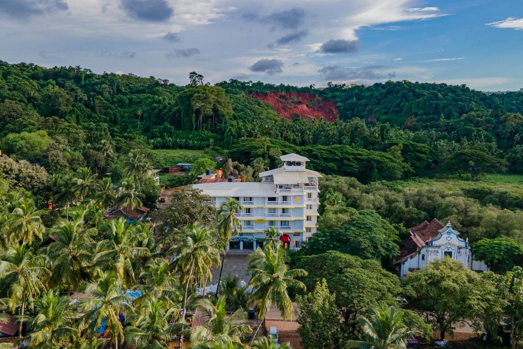 Explore Goa | Stay at The Hosteller