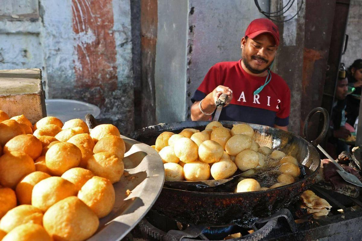 Top 12 vada pav spots picked by Mumbaikars