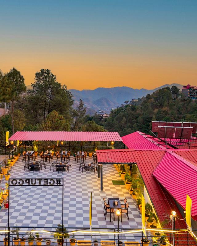 The Hosteller Narkanda | Best backpacker hostel in Narkanda