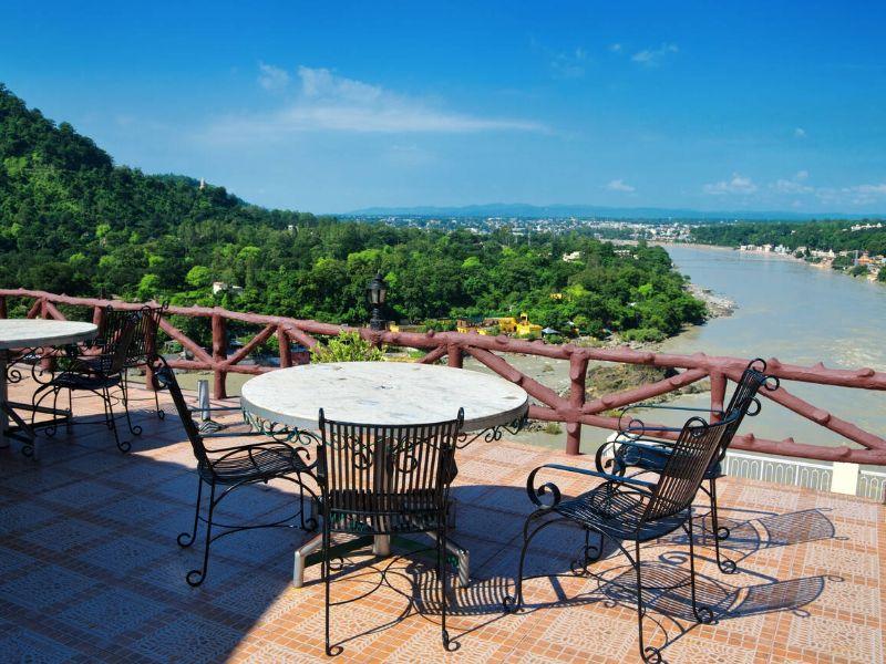 Explore Rishikesh | Stay at The Hosteller