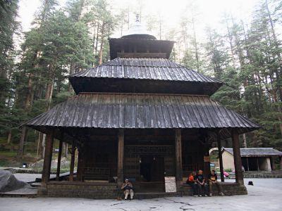 Explore Manali | Stay at The Hosteller