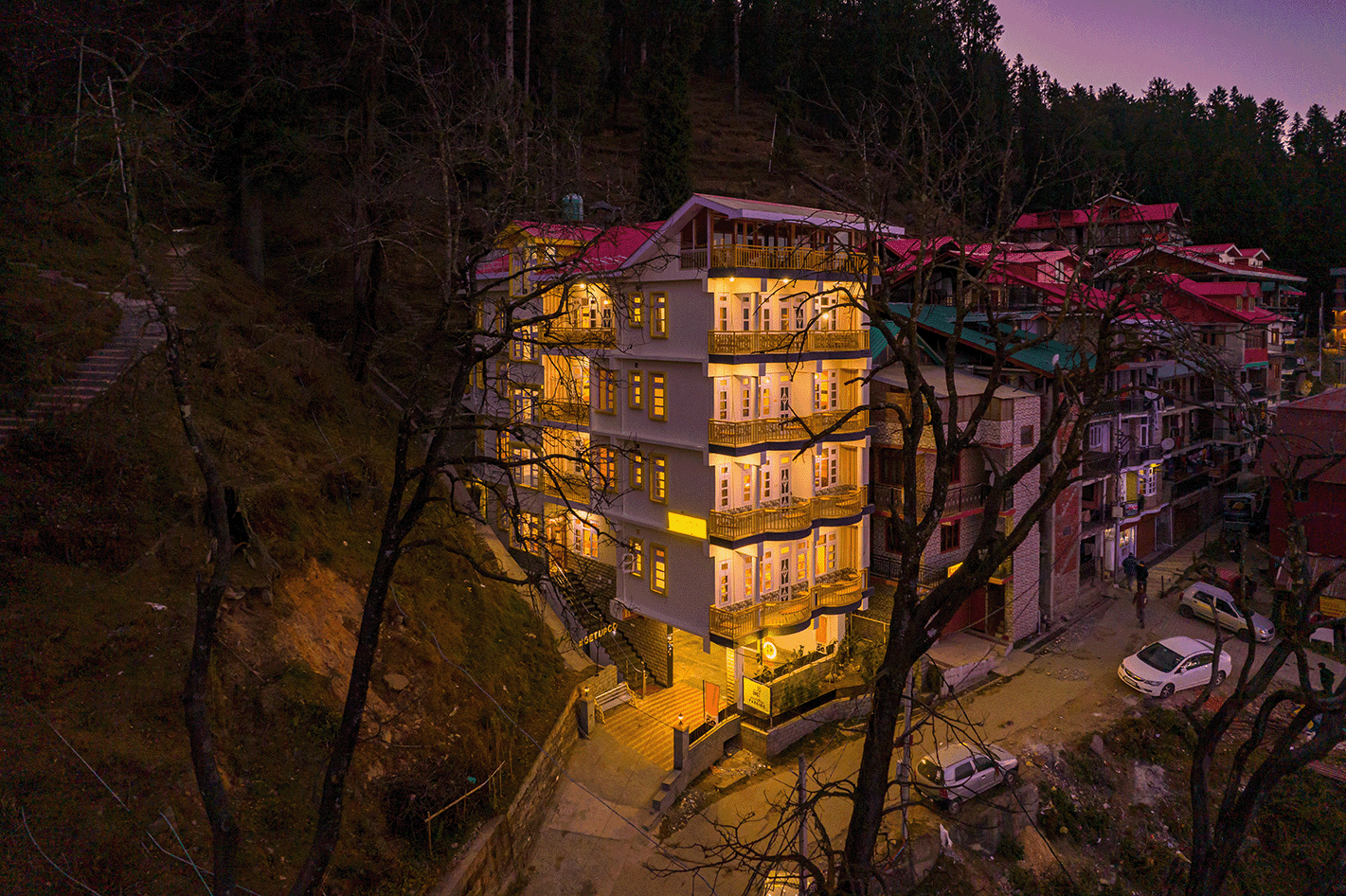 The Hosteller Narkanda | Best Branded Backpacker Hostel in Narkanda