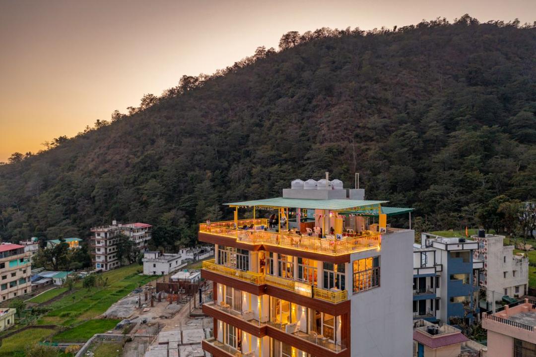 The Hosteller Rishikesh Upper Tapovan| Stylish & Standardized ...