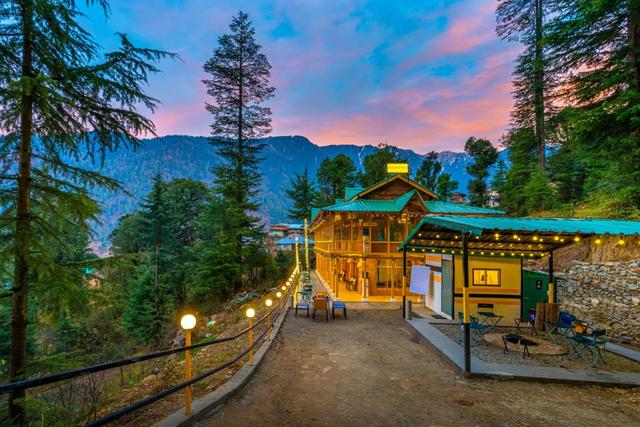 The Hosteller Shangarh | Best Branded Backpacker Hostel in Shangarh